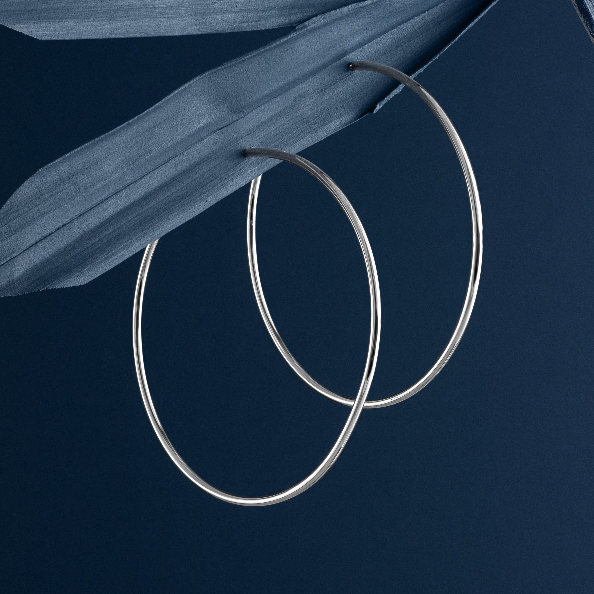 SILVER THREAD HOOP EARRINGS | LOEL